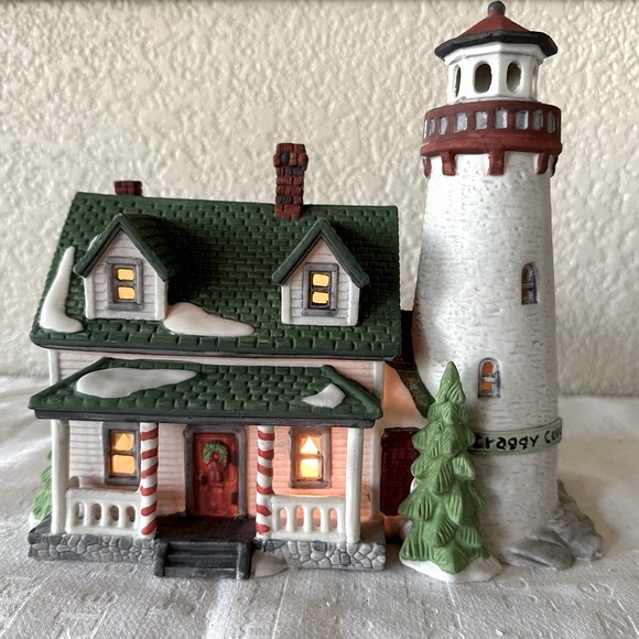 Department 56 | Holiday | Dept 56 Craggy Cove Lighthouse New England ...